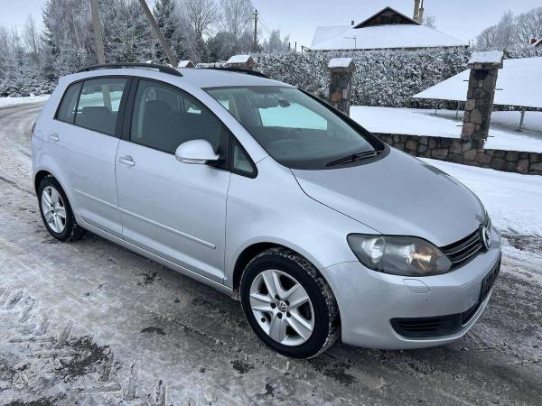 Pelēks Volkswagen Golf Plus 2010 Panevēža, ar dzinēja tilpumu 1.40 L un nobraukumu 107 tūkst. km par 3999 €, foto 8 vietnē AUTOMOTO.COM.LV