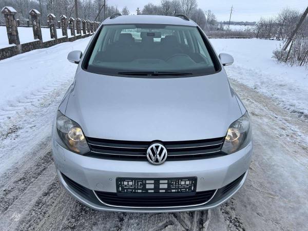 Pelēks Volkswagen Golf Plus 2010 Panevēža, ar dzinēja tilpumu 1.40 L un nobraukumu 107 tūkst. km par 3999 €, foto 10 vietnē AUTOMOTO.COM.LV