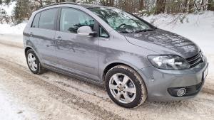 Pelēks Volkswagen Golf Plus 2010 Marijampole, ar dzinēja tilpumu 1.40 L un nobraukumu 124 tūkst. km par 3700 €, foto 3 vietnē AUTOMOTO.COM.LV