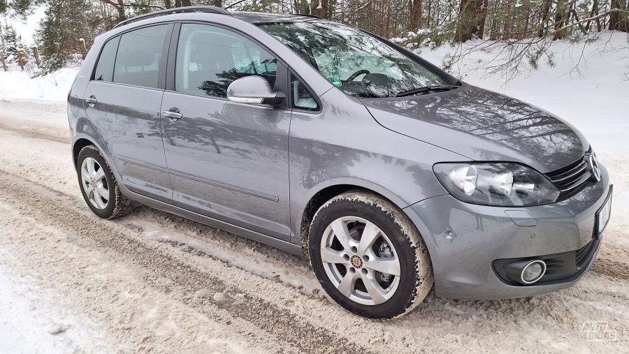 Pelēks Volkswagen Golf Plus 2010 Marijampole, ar dzinēja tilpumu 1.40 L un nobraukumu 124 tūkst. km par 3700 €, foto 3 vietnē AUTOMOTO.COM.LV