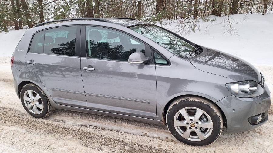 Pelēks Volkswagen Golf Plus 2010 Marijampole, ar dzinēja tilpumu 1.40 L un nobraukumu 124 tūkst. km par 3700 €, foto 4 vietnē AUTOMOTO.COM.LV