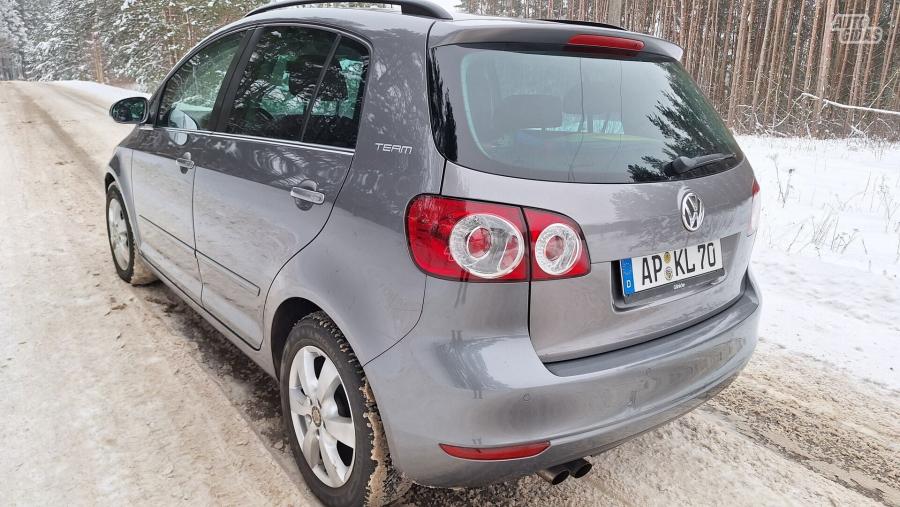 Pelēks Volkswagen Golf Plus 2010 Marijampole, ar dzinēja tilpumu 1.40 L un nobraukumu 124 tūkst. km par 3700 €, foto 9 vietnē AUTOMOTO.COM.LV