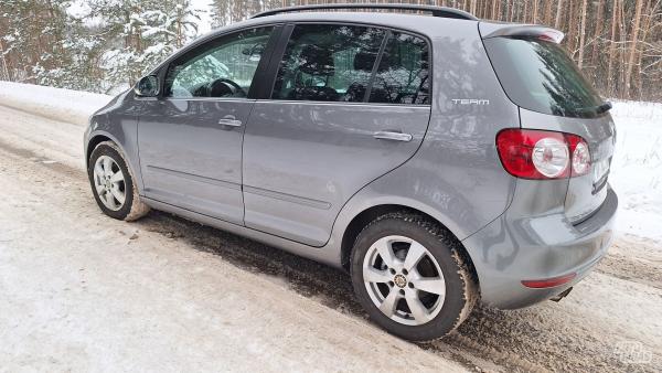 Pelēks Volkswagen Golf Plus 2010 Marijampole, ar dzinēja tilpumu 1.40 L un nobraukumu 124 tūkst. km par 3700 €, foto 10 vietnē AUTOMOTO.COM.LV