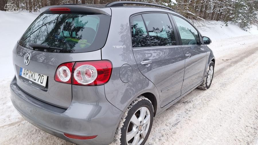 Pelēks Volkswagen Golf Plus 2010 Marijampole, ar dzinēja tilpumu 1.40 L un nobraukumu 124 tūkst. km par 3700 €, foto 19 vietnē AUTOMOTO.COM.LV