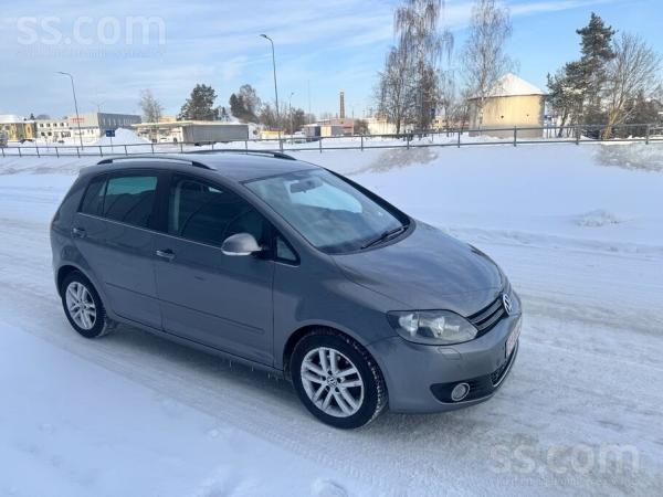 Grey Volkswagen Golf Plus 2010 in Rezekne, with an engine capacity of 1.60 L and mileage of 268 thousand km for 4700 €, photo 8 on AUTOMOTO.COM.LV
