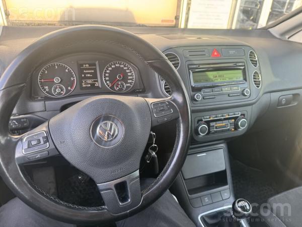Grey Volkswagen Golf Plus 2010 in Rezekne, with an engine capacity of 1.60 L and mileage of 268 thousand km for 4700 €, photo 10 on AUTOMOTO.COM.LV