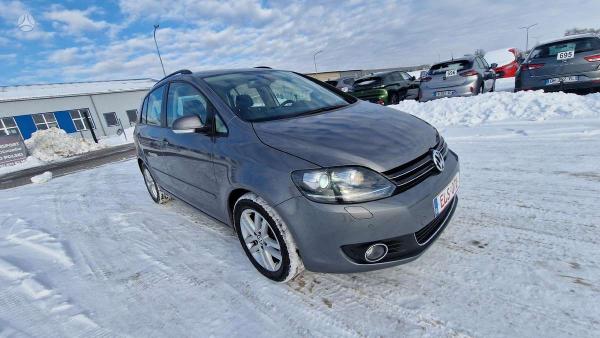 Grey Volkswagen Golf Plus 2010 in Taurage, with an engine capacity of 1.60 L and mileage of 234 thousand km for 4700 €, photo 3 on AUTOMOTO.COM.LV
