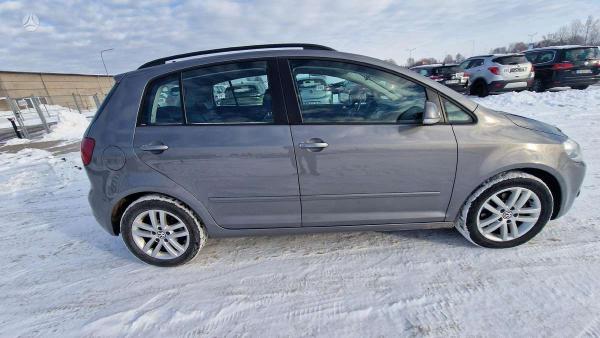 Grey Volkswagen Golf Plus 2010 in Taurage, with an engine capacity of 1.60 L and mileage of 234 thousand km for 4700 €, photo 4 on AUTOMOTO.COM.LV