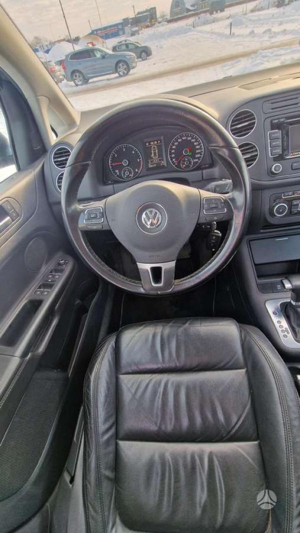 Grey Volkswagen Golf Plus 2010 in Taurage, with an engine capacity of 1.60 L and mileage of 234 thousand km for 4700 €, photo 9 on AUTOMOTO.COM.LV