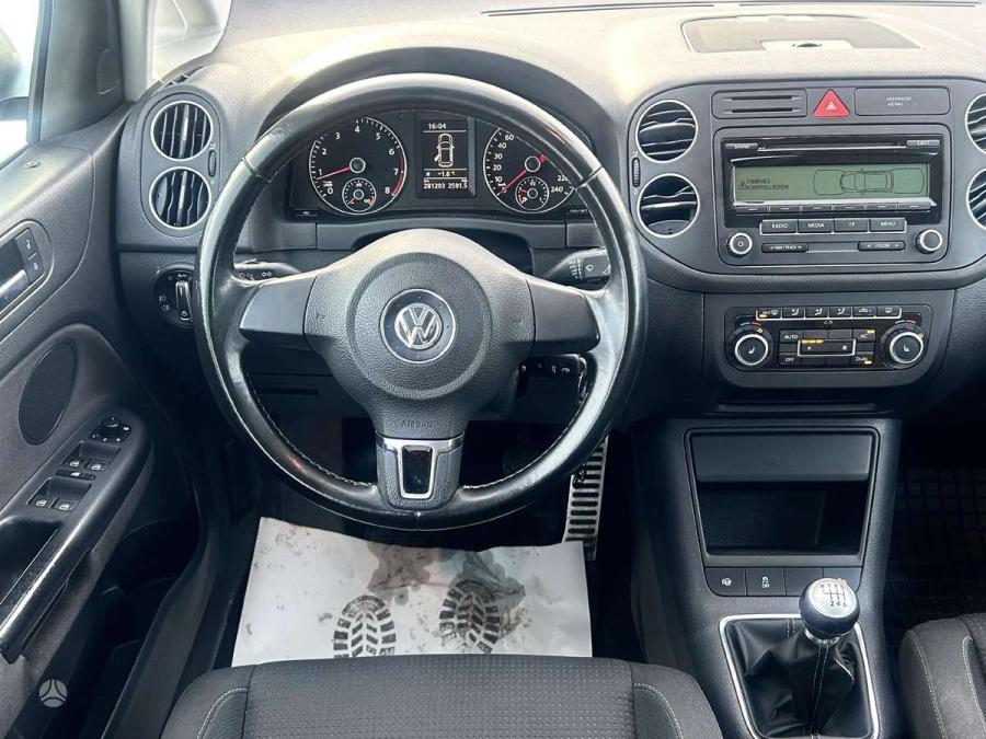 Grey Volkswagen Golf Plus 2010 in Kretinga, with an engine capacity of 1.39 L and mileage of 281 thousand km for 3350 €, photo 12 on AUTOMOTO.COM.LV