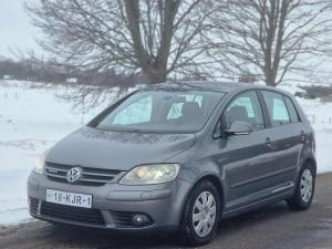 Pelēks Volkswagen Golf Plus 2010 Panevēža, ar dzinēja tilpumu 1.60 L un nobraukumu 300 tūkst. km par 2950 €, foto 5 vietnē AUTOMOTO.COM.LV