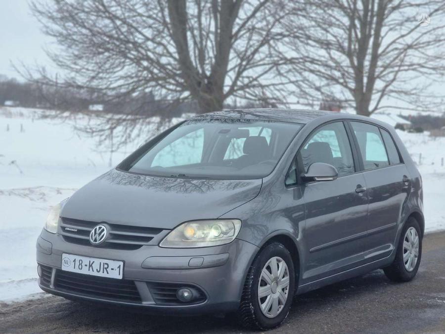 Pelēks Volkswagen Golf Plus 2010 Panevēža, ar dzinēja tilpumu 1.60 L un nobraukumu 300 tūkst. km par 2950 €, foto 5 vietnē AUTOMOTO.COM.LV