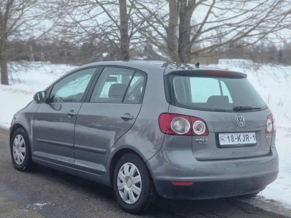Pelēks Volkswagen Golf Plus 2010 Panevēža, ar dzinēja tilpumu 1.60 L un nobraukumu 300 tūkst. km par 2950 €, foto 6 vietnē AUTOMOTO.COM.LV