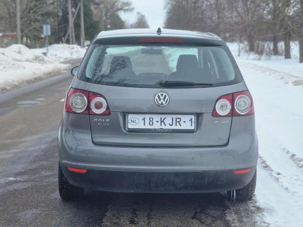 Pelēks Volkswagen Golf Plus 2010 Panevēža, ar dzinēja tilpumu 1.60 L un nobraukumu 300 tūkst. km par 2950 €, foto 7 vietnē AUTOMOTO.COM.LV