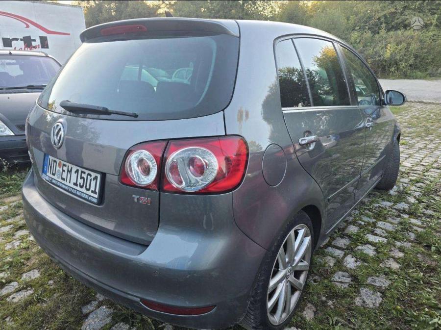 Grey Volkswagen Golf Plus 2010 in Telschi, with an engine capacity of 1.39 L and mileage of 179 thousand km for 3699 €, photo 6 on AUTOMOTO.COM.LV