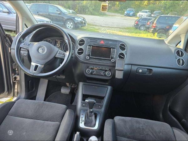 Grey Volkswagen Golf Plus 2010 in Telschi, with an engine capacity of 1.39 L and mileage of 179 thousand km for 3699 €, photo 9 on AUTOMOTO.COM.LV