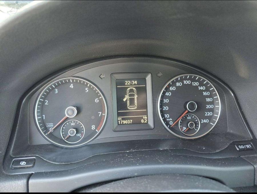 Grey Volkswagen Golf Plus 2010 in Telschi, with an engine capacity of 1.39 L and mileage of 179 thousand km for 3699 €, photo 11 on AUTOMOTO.COM.LV