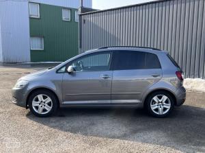 Grey Volkswagen Golf Plus 2010 in Panevezys, with an engine capacity of 1.60 L and mileage of 272 thousand km for 2700 €, photo 4 on AUTOMOTO.COM.LV