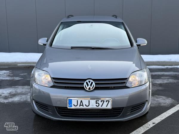 Grey Volkswagen Golf Plus 2010 in Panevezys, with an engine capacity of 1.60 L and mileage of 272 thousand km for 2700 €, photo 2 on AUTOMOTO.COM.LV