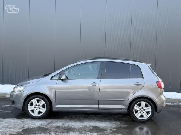 Grey Volkswagen Golf Plus 2010 in Panevezys, with an engine capacity of 1.60 L and mileage of 272 thousand km for 2700 €, photo 4 on AUTOMOTO.COM.LV