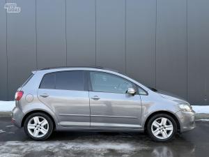 Grey Volkswagen Golf Plus 2010 in Panevezys, with an engine capacity of 1.60 L and mileage of 272 thousand km for 2700 €, photo 5 on AUTOMOTO.COM.LV