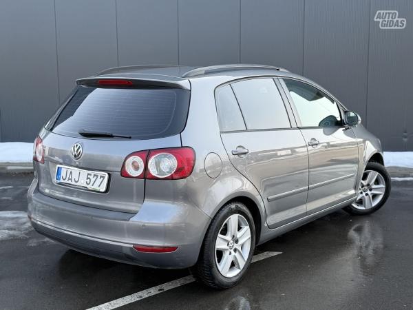 Grey Volkswagen Golf Plus 2010 in Panevezys, with an engine capacity of 1.60 L and mileage of 272 thousand km for 2700 €, photo 6 on AUTOMOTO.COM.LV
