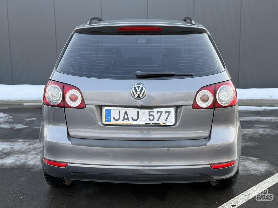 Grey Volkswagen Golf Plus 2010 in Panevezys, with an engine capacity of 1.60 L and mileage of 272 thousand km for 2700 €, photo 7 on AUTOMOTO.COM.LV