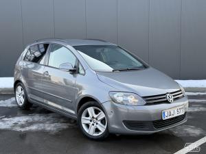 Pelēks Volkswagen Golf Plus 2010 Panevēža, ar dzinēja tilpumu 1.60 L un nobraukumu 272 tūkst. km par 2700 €, foto 4 vietnē AUTOMOTO.COM.LV