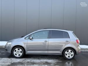 Pelēks Volkswagen Golf Plus 2010 Panevēža, ar dzinēja tilpumu 1.60 L un nobraukumu 272 tūkst. km par 2700 €, foto 5 vietnē AUTOMOTO.COM.LV