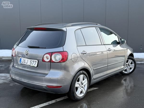 Grey Volkswagen Golf Plus 2010 in Panevezys, with an engine capacity of 1.60 L and mileage of 272 thousand km for 2700 €, photo 6 on AUTOMOTO.COM.LV