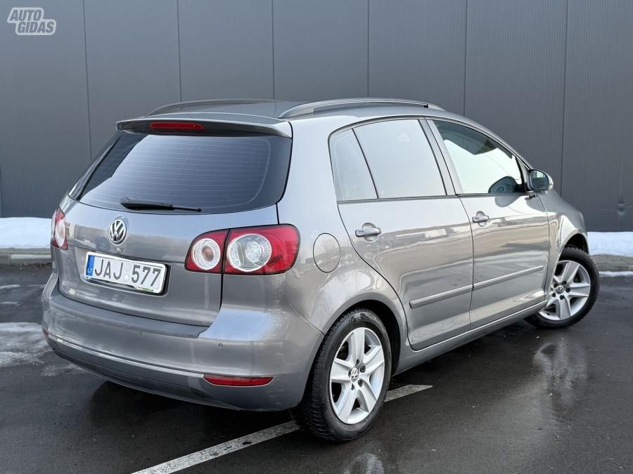 Pelēks Volkswagen Golf Plus 2010 Panevēža, ar dzinēja tilpumu 1.60 L un nobraukumu 272 tūkst. km par 2700 €, foto 7 vietnē AUTOMOTO.COM.LV