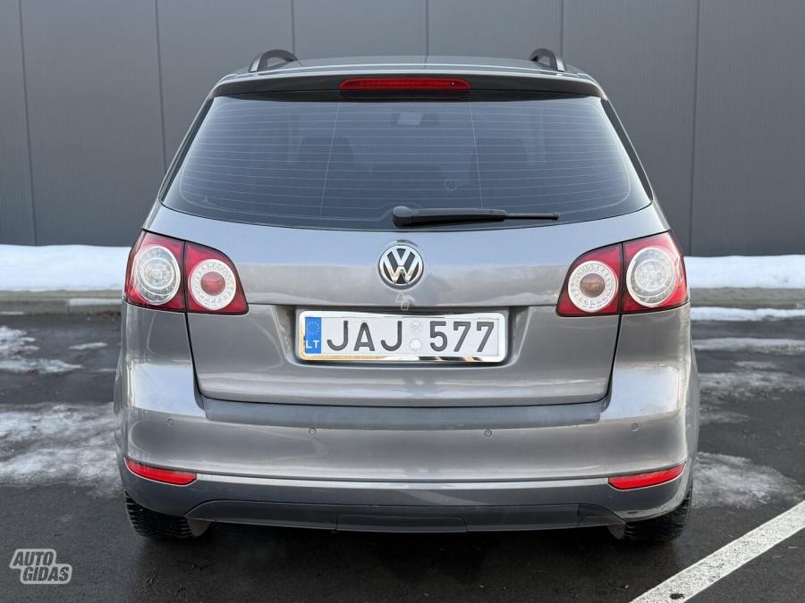 Pelēks Volkswagen Golf Plus 2010 Panevēža, ar dzinēja tilpumu 1.60 L un nobraukumu 272 tūkst. km par 2700 €, foto 8 vietnē AUTOMOTO.COM.LV