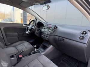 Pelēks Volkswagen Golf Plus 2010 Panevēža, ar dzinēja tilpumu 1.60 L un nobraukumu 272 tūkst. km par 2700 €, foto 11 vietnē AUTOMOTO.COM.LV