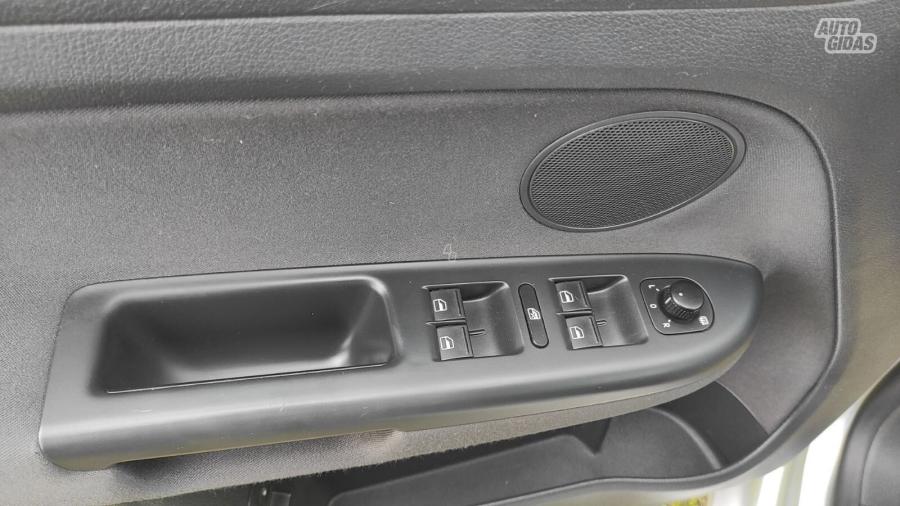 Grey Volkswagen Golf Plus 2010 in Vilnius, with an engine capacity of 1.60 L and mileage of 258 thousand km for 4350 €, photo 12 on AUTOMOTO.COM.LV