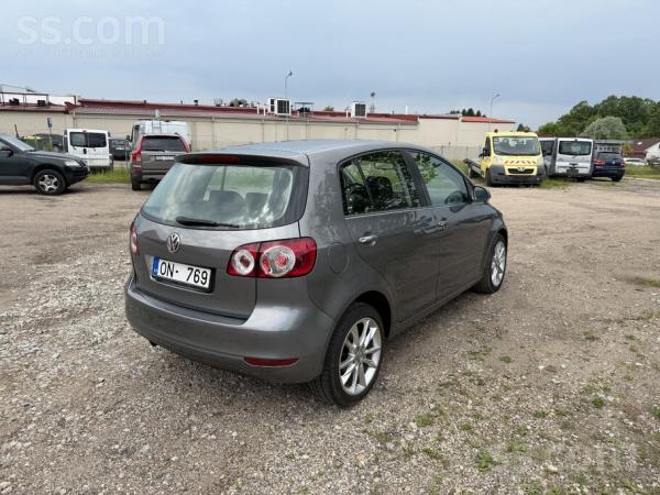 Grey Volkswagen Golf Plus 2010 in Rezekne, with an engine capacity of 1.60 L and mileage of 0 thousand km for 4050 €, photo 5 on AUTOMOTO.COM.LV