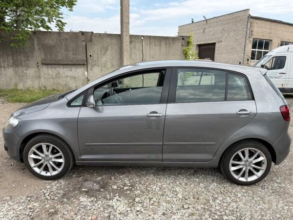 Grey Volkswagen Golf Plus 2010 in Rezekne, with an engine capacity of 1.60 L and mileage of 0 thousand km for 4050 €, photo 8 on AUTOMOTO.COM.LV