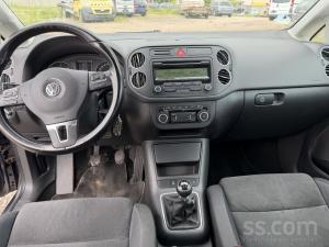 Grey Volkswagen Golf Plus 2010 in Rezekne, with an engine capacity of 1.60 L and mileage of 0 thousand km for 4050 €, photo 12 on AUTOMOTO.COM.LV