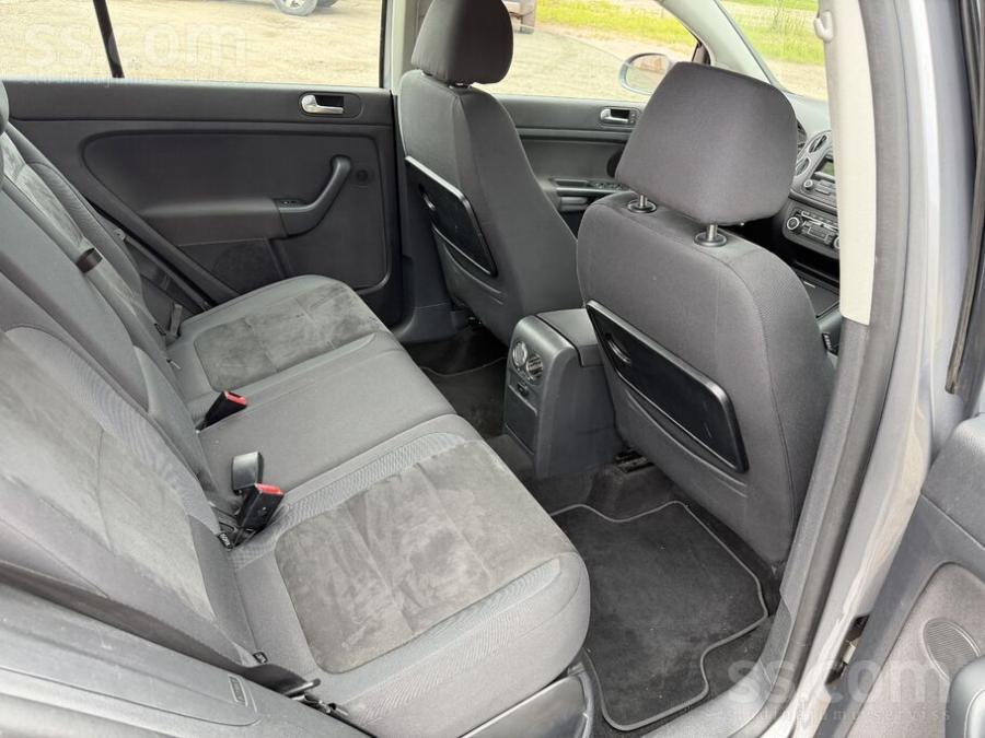Grey Volkswagen Golf Plus 2010 in Rezekne, with an engine capacity of 1.60 L and mileage of 0 thousand km for 4050 €, photo 13 on AUTOMOTO.COM.LV