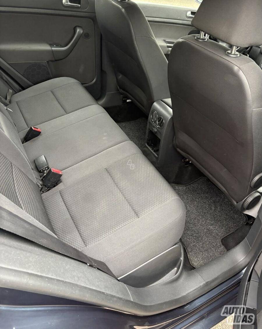 Pelēks Volkswagen Golf Plus 2010 Tauragė, ar dzinēja tilpumu 1.40 L un nobraukumu 186 tūkst. km par 4199 €, foto 17 vietnē AUTOMOTO.COM.LV