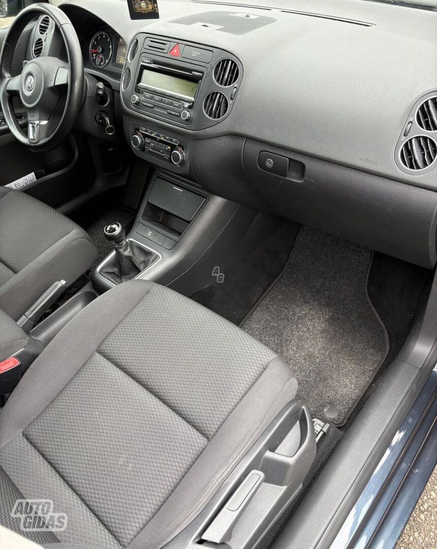 Pelēks Volkswagen Golf Plus 2010 Tauragė, ar dzinēja tilpumu 1.40 L un nobraukumu 186 tūkst. km par 4199 €, foto 18 vietnē AUTOMOTO.COM.LV