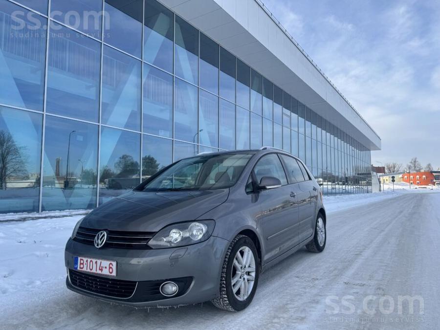 Grey Volkswagen Golf Plus 2010 in Rezekne, with an engine capacity of 1.60 L and mileage of 268 thousand km for 4300 €, photo 1 on AUTOMOTO.COM.LV