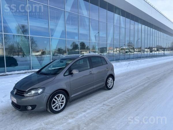 Pelēks Volkswagen Golf Plus 2010 Rēzekne, ar dzinēja tilpumu 1.60 L un nobraukumu 268 tūkst. km par 4300 €, foto 3 vietnē AUTOMOTO.COM.LV