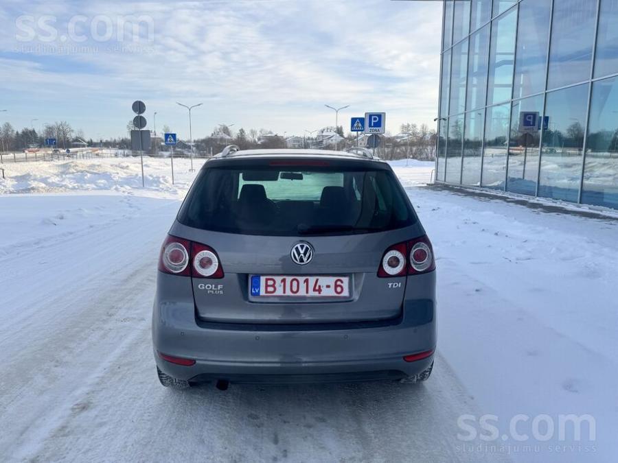 Grey Volkswagen Golf Plus 2010 in Rezekne, with an engine capacity of 1.60 L and mileage of 268 thousand km for 4300 €, photo 6 on AUTOMOTO.COM.LV