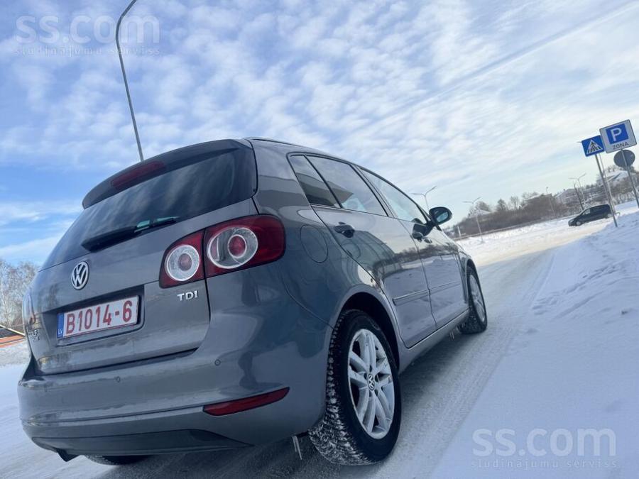 Grey Volkswagen Golf Plus 2010 in Rezekne, with an engine capacity of 1.60 L and mileage of 268 thousand km for 4300 €, photo 7 on AUTOMOTO.COM.LV