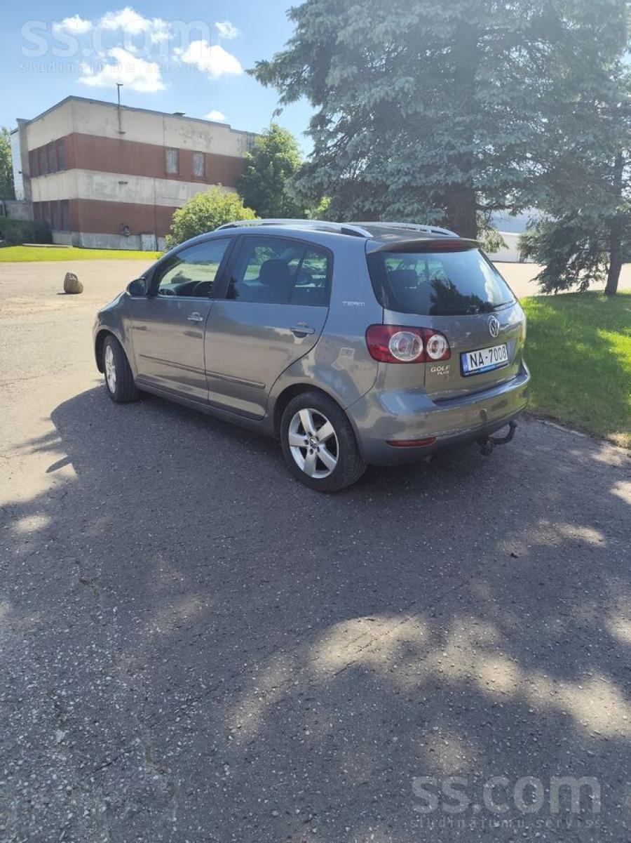 Grey Volkswagen Golf Plus 2010 in Kuldiga, with an engine capacity of 1.60 L and mileage of 298 thousand km for 4550 €, photo 5 on AUTOMOTO.COM.LV