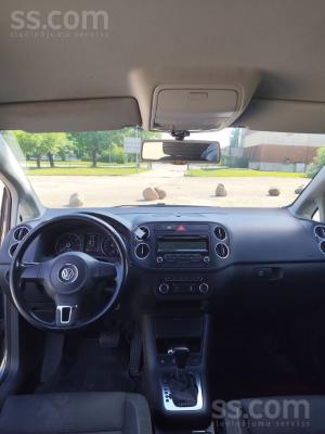 Grey Volkswagen Golf Plus 2010 in Kuldiga, with an engine capacity of 1.60 L and mileage of 298 thousand km for 4550 €, photo 6 on AUTOMOTO.COM.LV