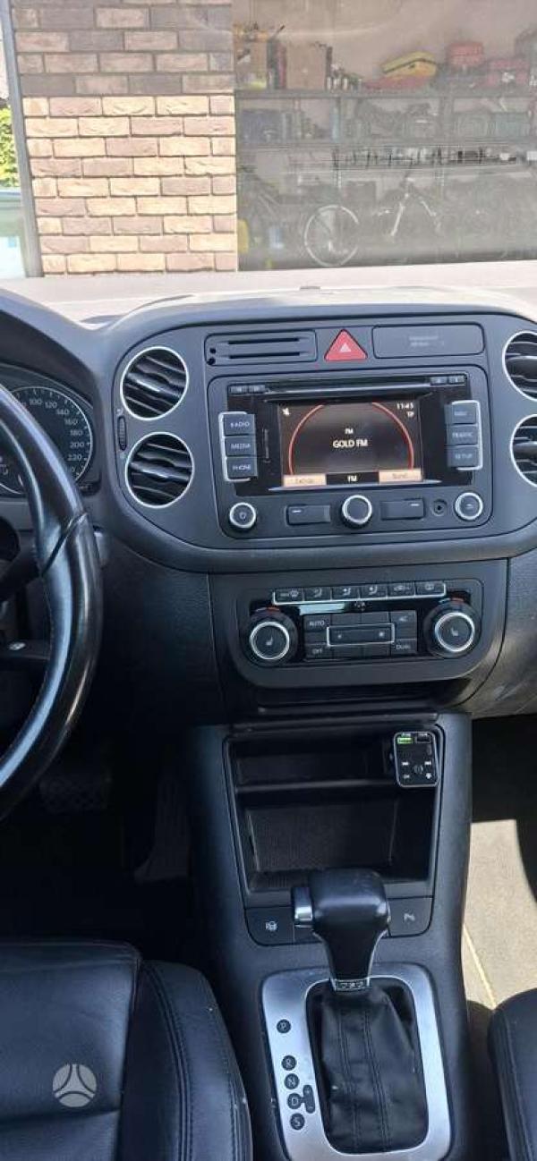Grey Volkswagen Golf Plus 2010 in Kaunas, with an engine capacity of 1.40 L and mileage of 275 thousand km for 2500 €, photo 6 on AUTOMOTO.COM.LV