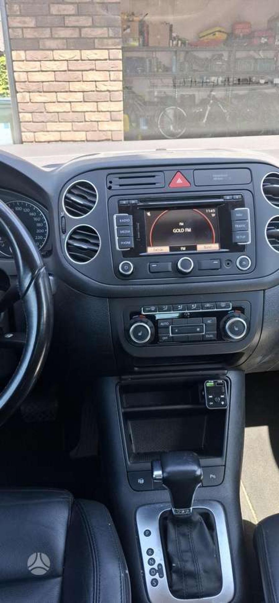 Grey Volkswagen Golf Plus 2010 in Kaunas, with an engine capacity of 1.40 L and mileage of 275 thousand km for 2500 €, photo 7 on AUTOMOTO.COM.LV