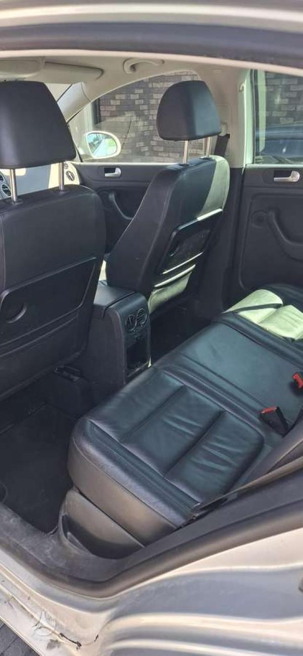 Grey Volkswagen Golf Plus 2010 in Kaunas, with an engine capacity of 1.40 L and mileage of 275 thousand km for 2500 €, photo 8 on AUTOMOTO.COM.LV