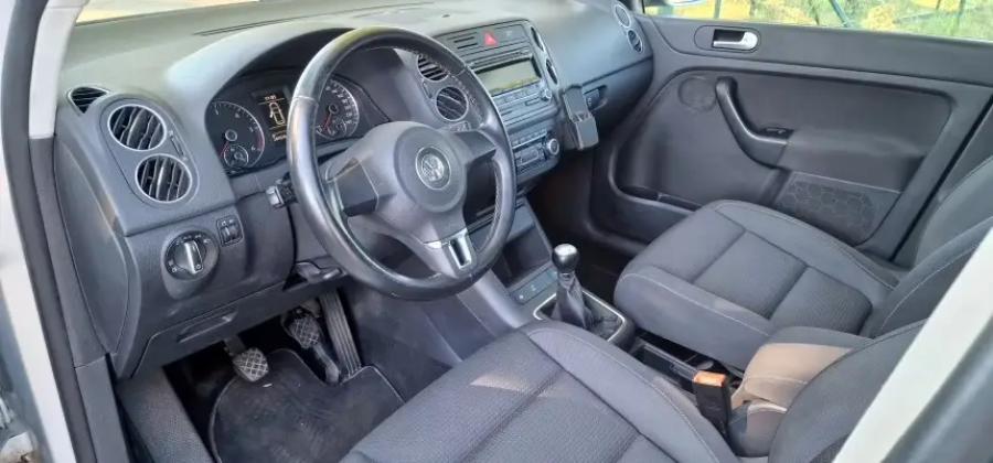 Pelēks Volkswagen Golf Plus 2010 Valmiera, ar dzinēja tilpumu 1.60 L un nobraukumu 242 tūkst. km par 4300 €, foto 11 vietnē AUTOMOTO.COM.LV